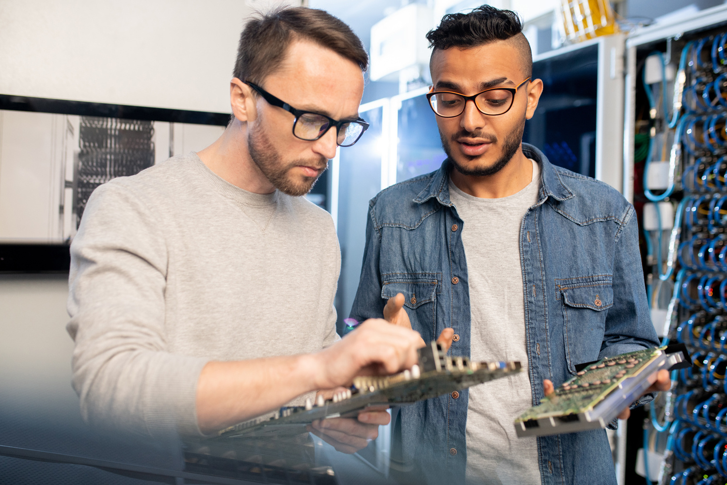 Silicon Hardware Engineering Solutions for Semiconductor Success | TeamUP